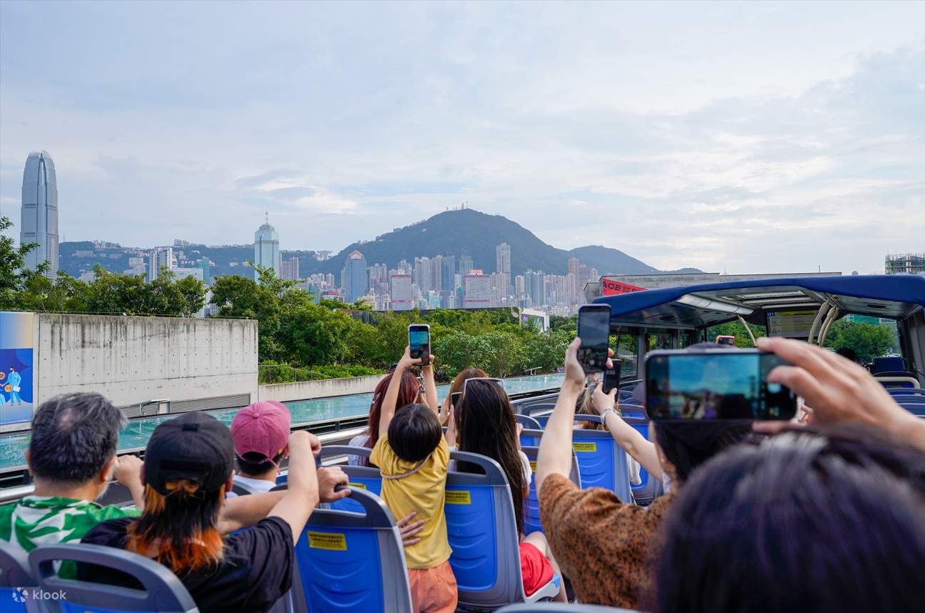 Rickshaw Sightseeing Bus - Open-top double-decker bus night tour ...