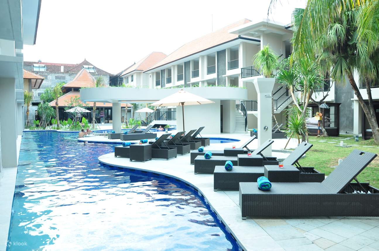 ชั้นเรียนทำอาหารและอาหารเช้าลอยน้ำที่ Grand Barong Resort Bali Klook
