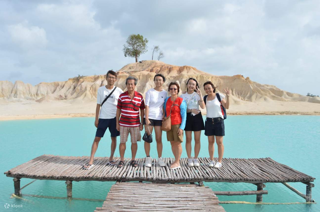 Lawatan Tasik Biru Bintan & Edufurm dengan Teksi Lawatan Peribadi Lima ...