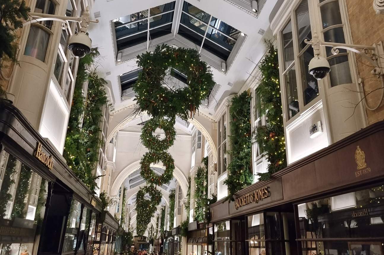 London: Christmas Lights Guided Walking Tour Small Group - Klook