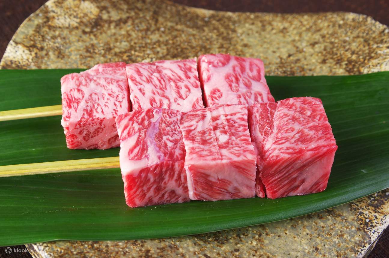 Tokyo: Tour đi bộ tham quan ẩm thực chợ cá Tsukiji & tham quan đền thờ - Klook Việt Nam