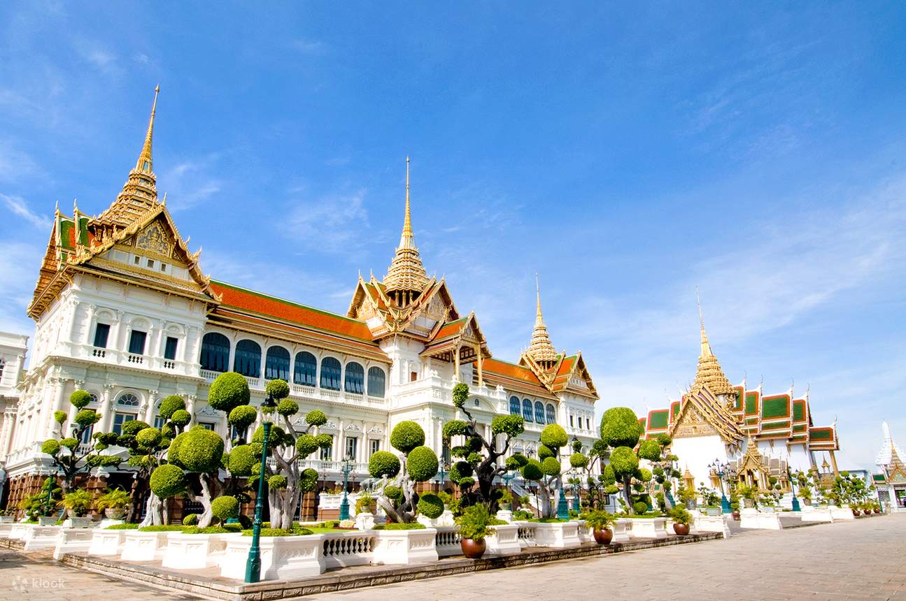 Grand Palace, Maharaj Market, and Wat Arun Temple Join In Day Tour - Klook