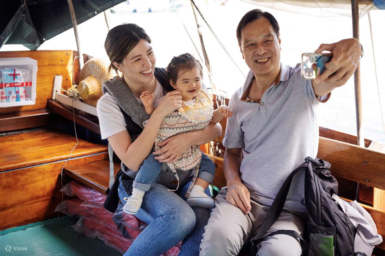 Lawatan Bot Sampan & Pesta Makanan Laut di Pulau Lamma | Hong Kong ...