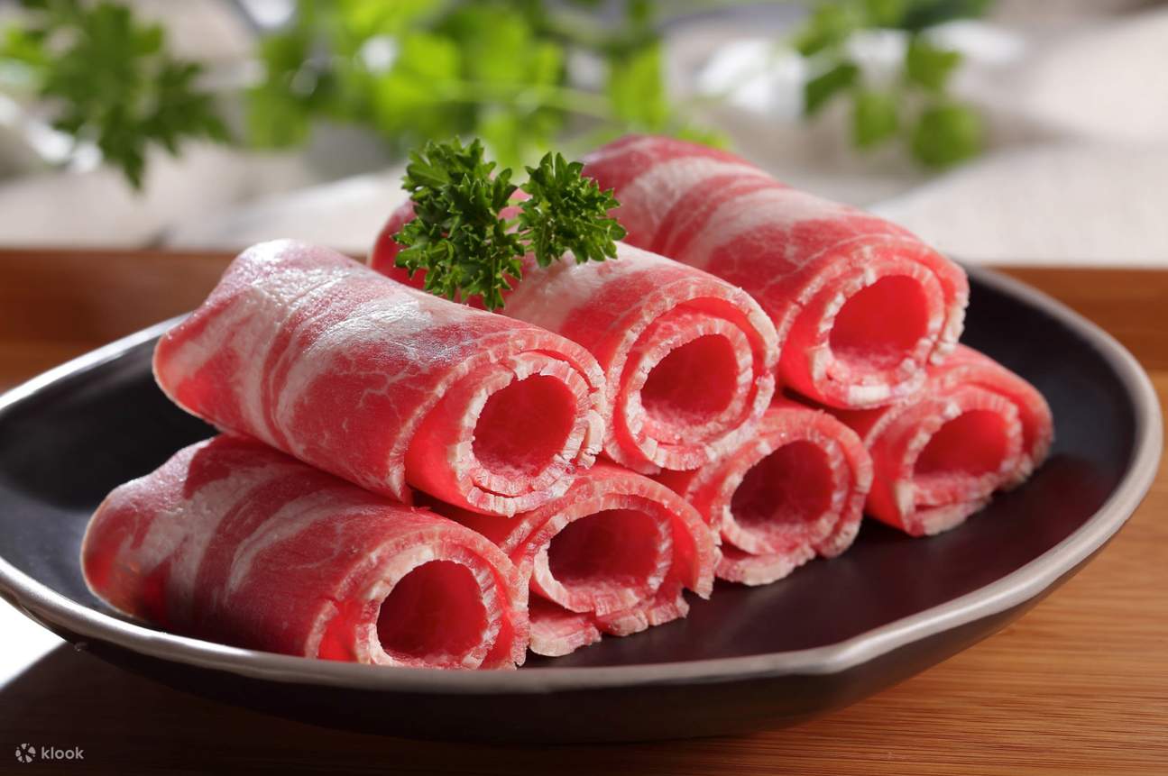 Hong Jiu Jiu Individuele Pittige Hotpot - MRT Taipei Arena Station ...