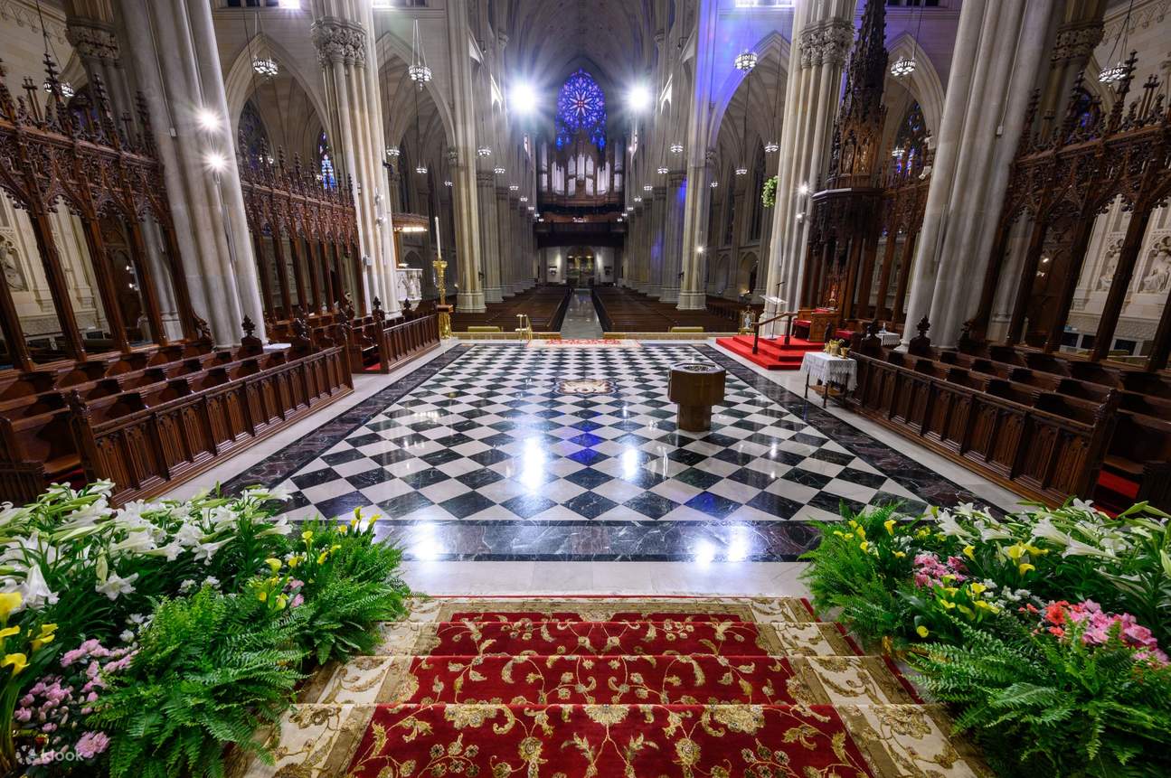 Christmas Show and St. Patrick's Cathedral Tour - Klook