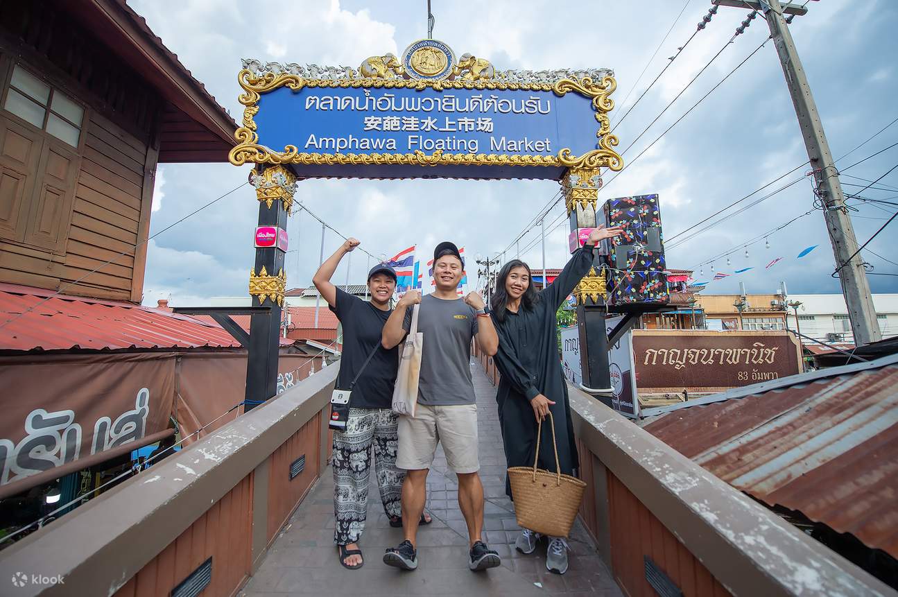Excursión de un día al mercado flotante de Amphawa y al museo de Erawan - Klook Estados Unidos