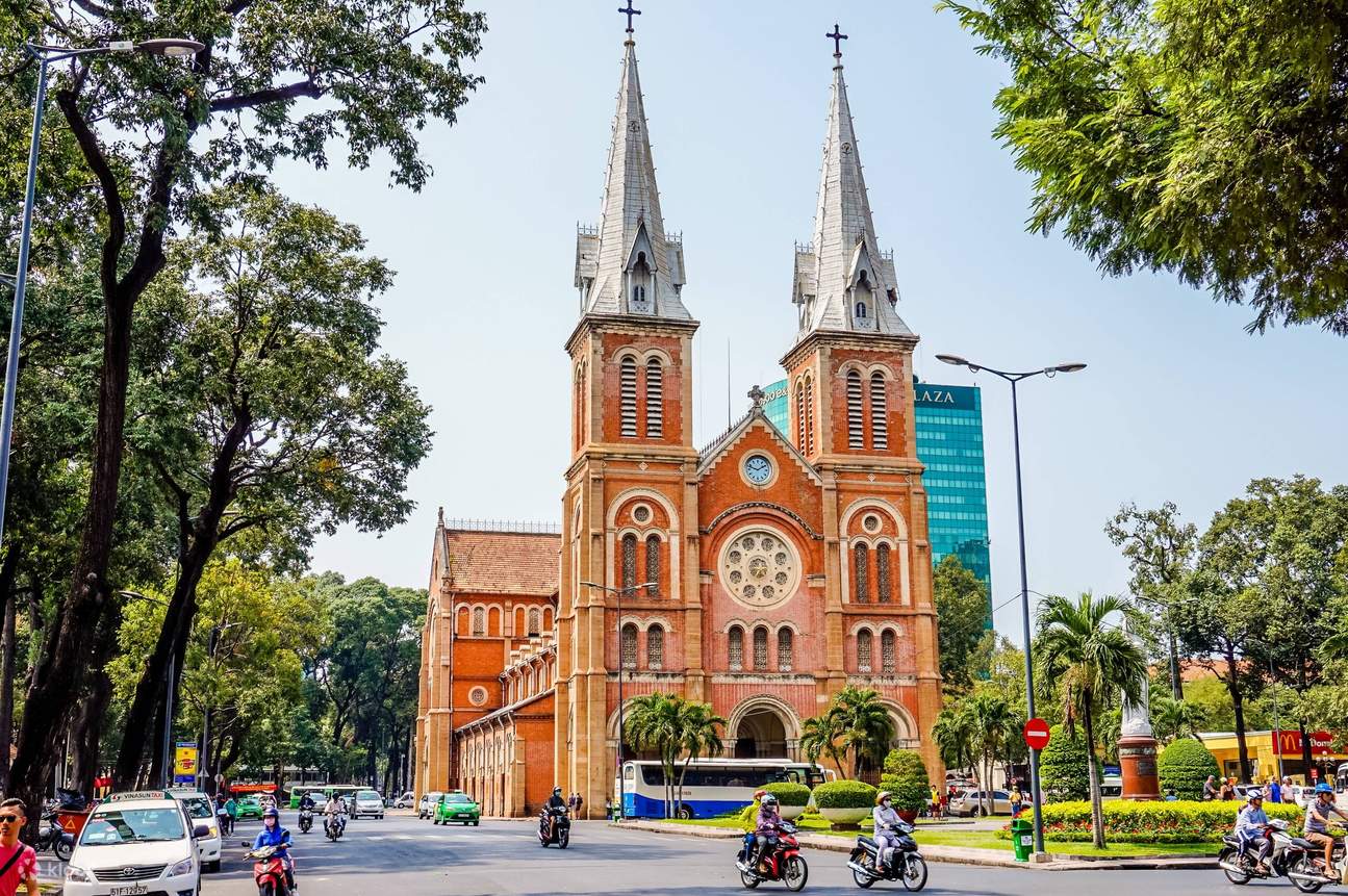 Ho Chi Minh City: Saigon Hop-on Hop-off Bus Tour by City Sightseeing ...