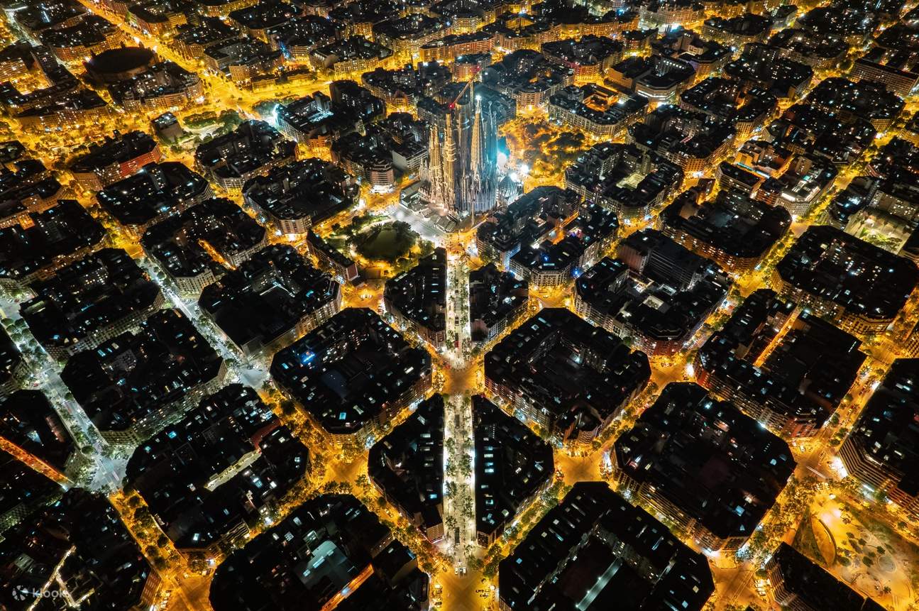 Sightseeing Barcelona by Night Tour - Klook Australia