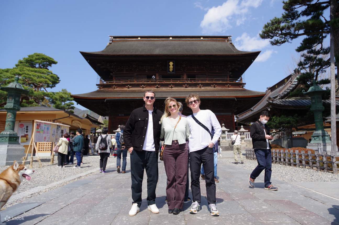 Tur Jalan Kaki Kuliner & Budaya di sekitar Kuil Zenkoji di Nagano - Klook Indonesia