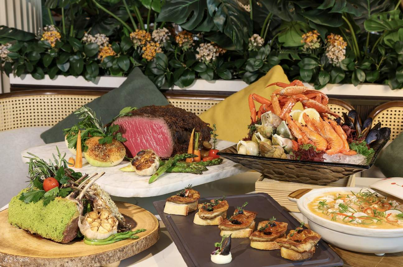 The Fullerton Ocean Park Hotel Hong Kong | Lighthouse Café | Lunch ...