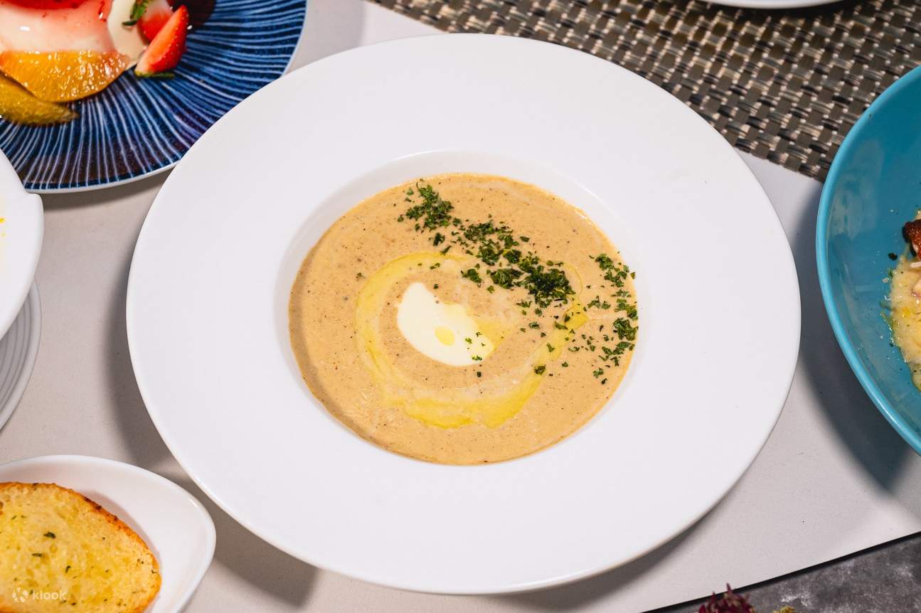Grande CentrePoint 飯店 Sky 32 頂樓餐廳 (芭達雅) - Klook 客路