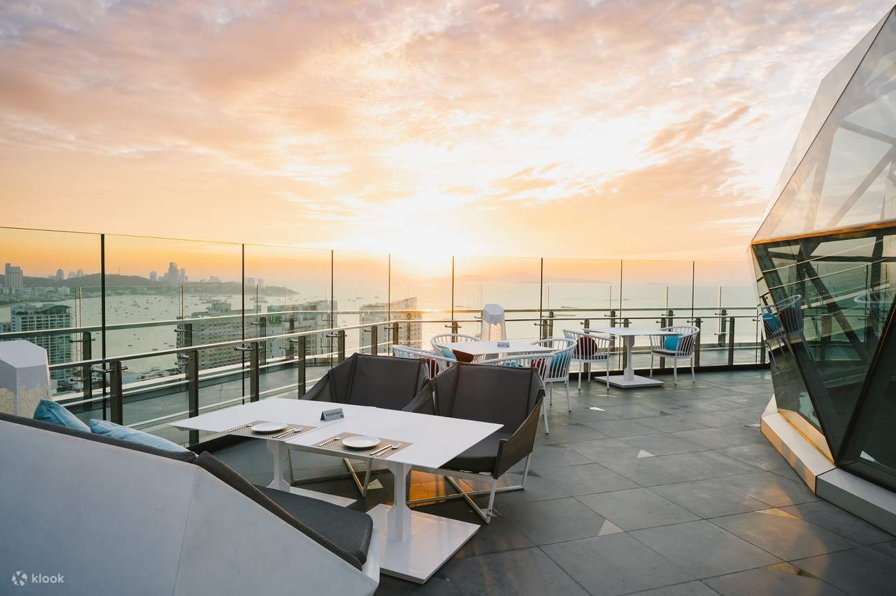 The Sky 32 Rooftop Dining at Grande CentrePoint Hotel (Pattaya) - Klook ...