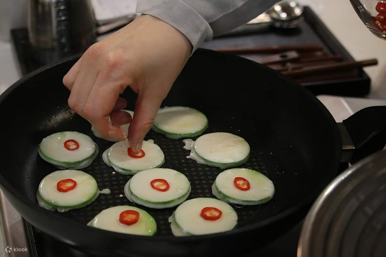 Seoul Market, Medicine, and Temple Vegan Cooking Experience - Klook ...