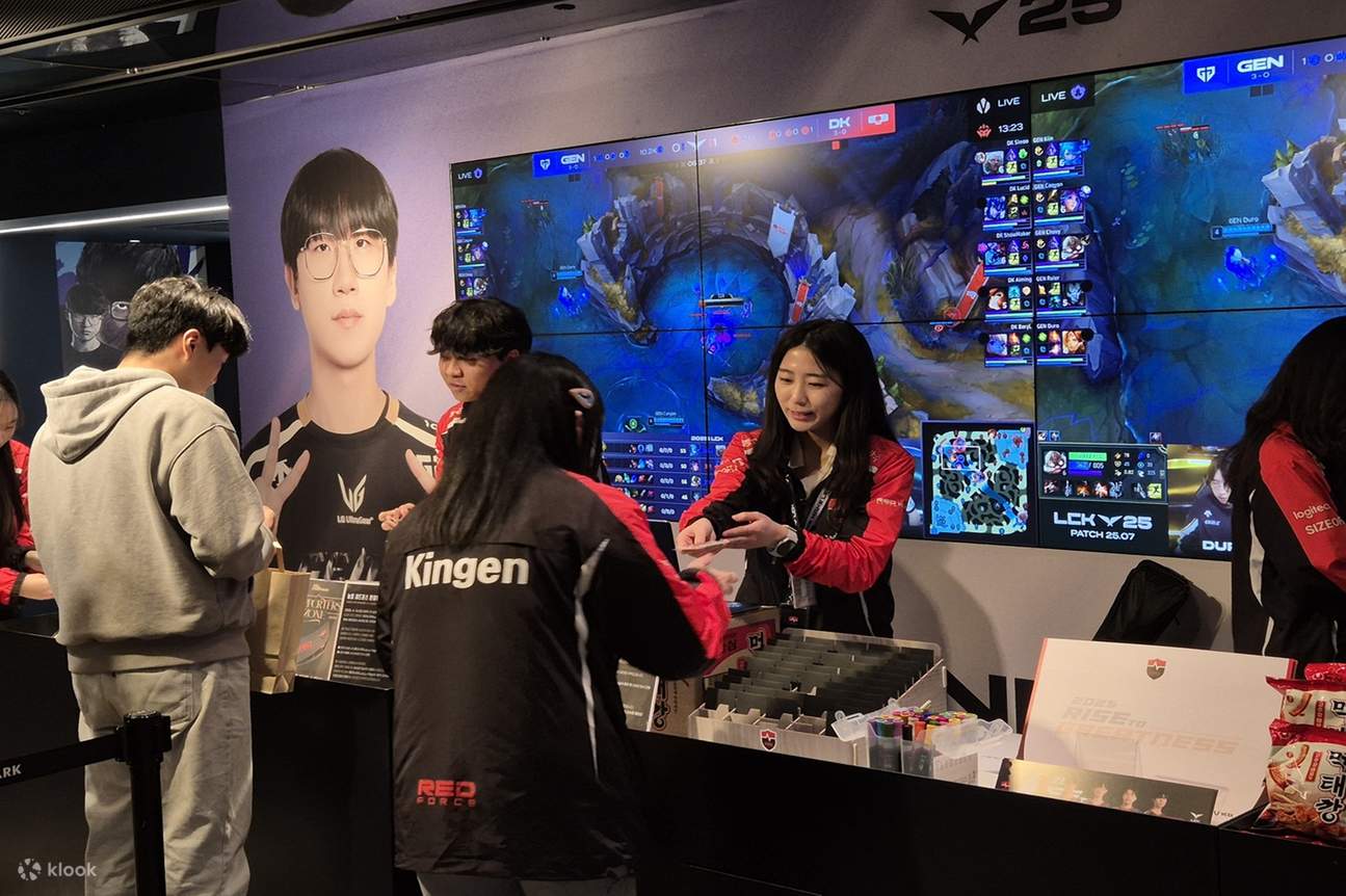 Tour Riêng 1 Ngày Xem Đội Tuyển Nongshim RedForce tại Giải LCK - Klook Việt Nam