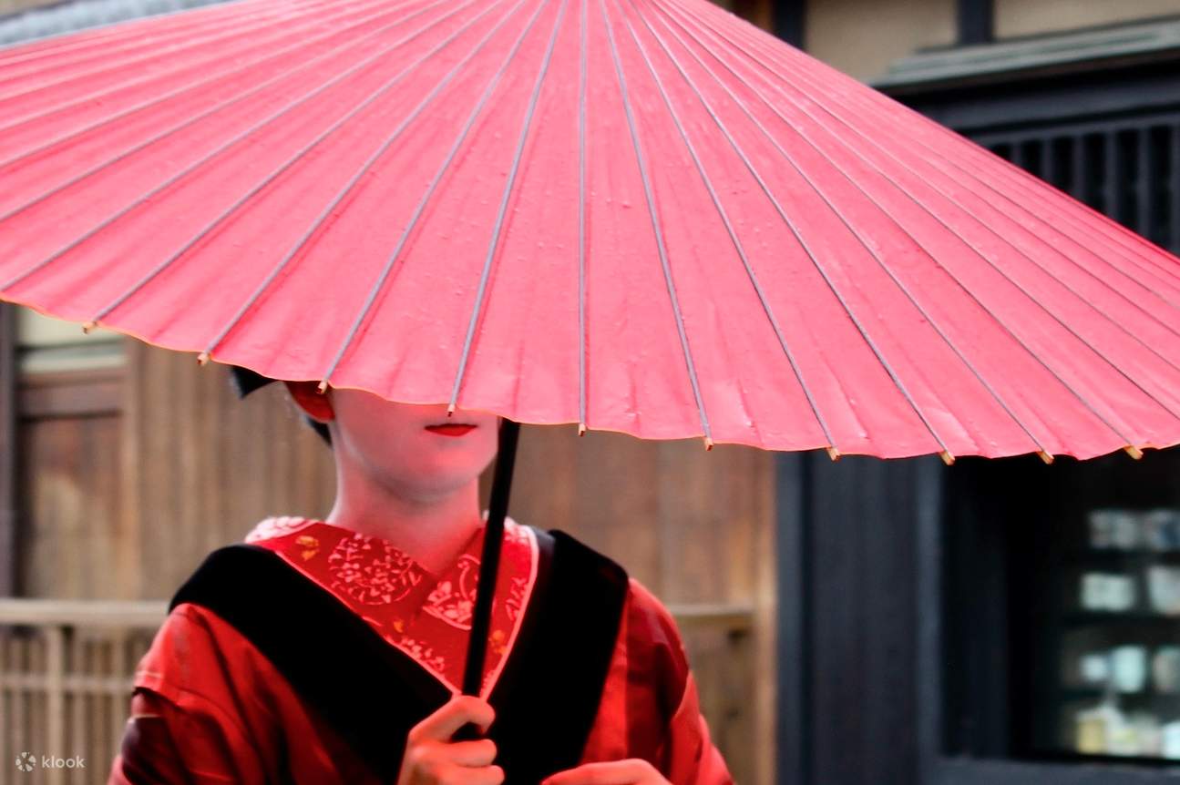 Authentic Kyoto Gion Tour with Traditional Cuisine and Maiko Show ...