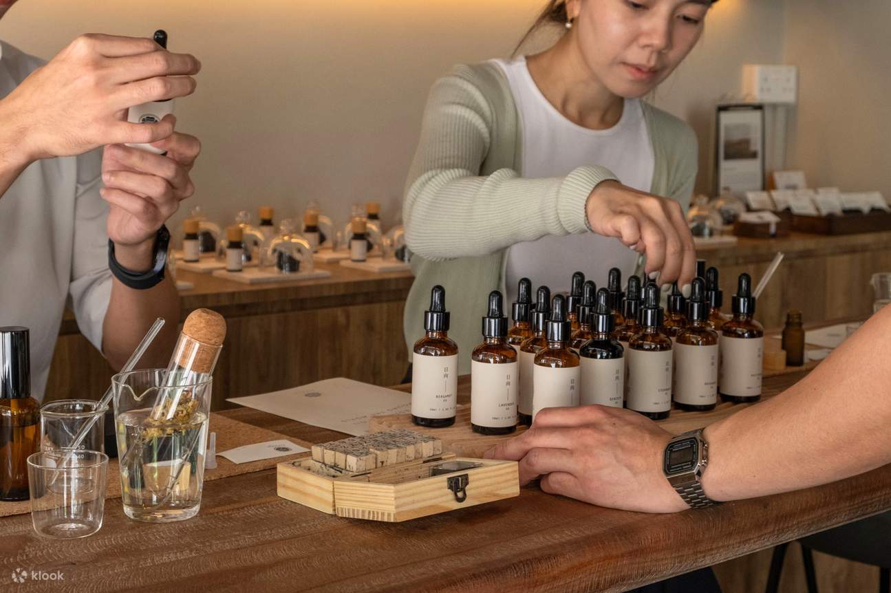 Essential Oil Blend, Natural Pocket Perfume & Mist Workshop in ...