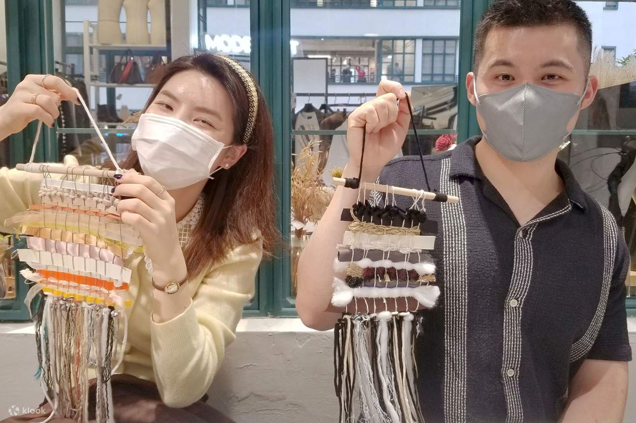 PMQ MODEMENT - SAORI Weaving Tapestry Workshop - Klook Hong Kong