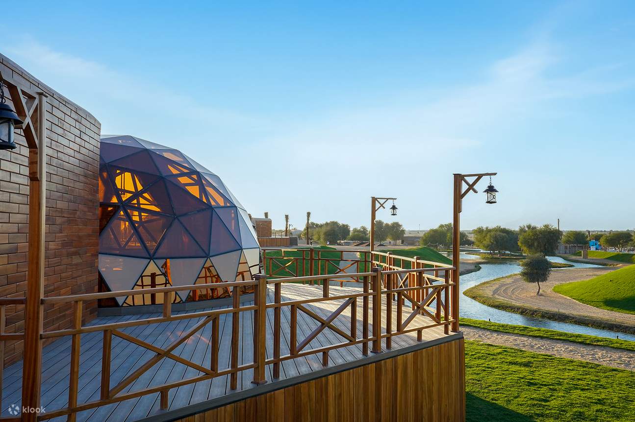 Expérience de glamping et de restauration dans le désert aux dômes d'Al ...