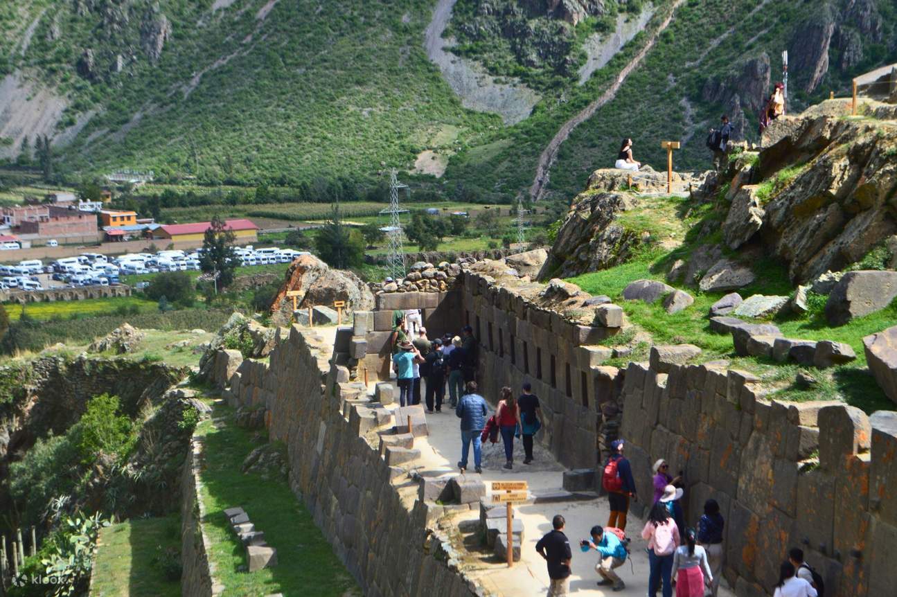 Sacred Valley to Machu Picchu Tour in 2 Days | Explore the Beauty of ...