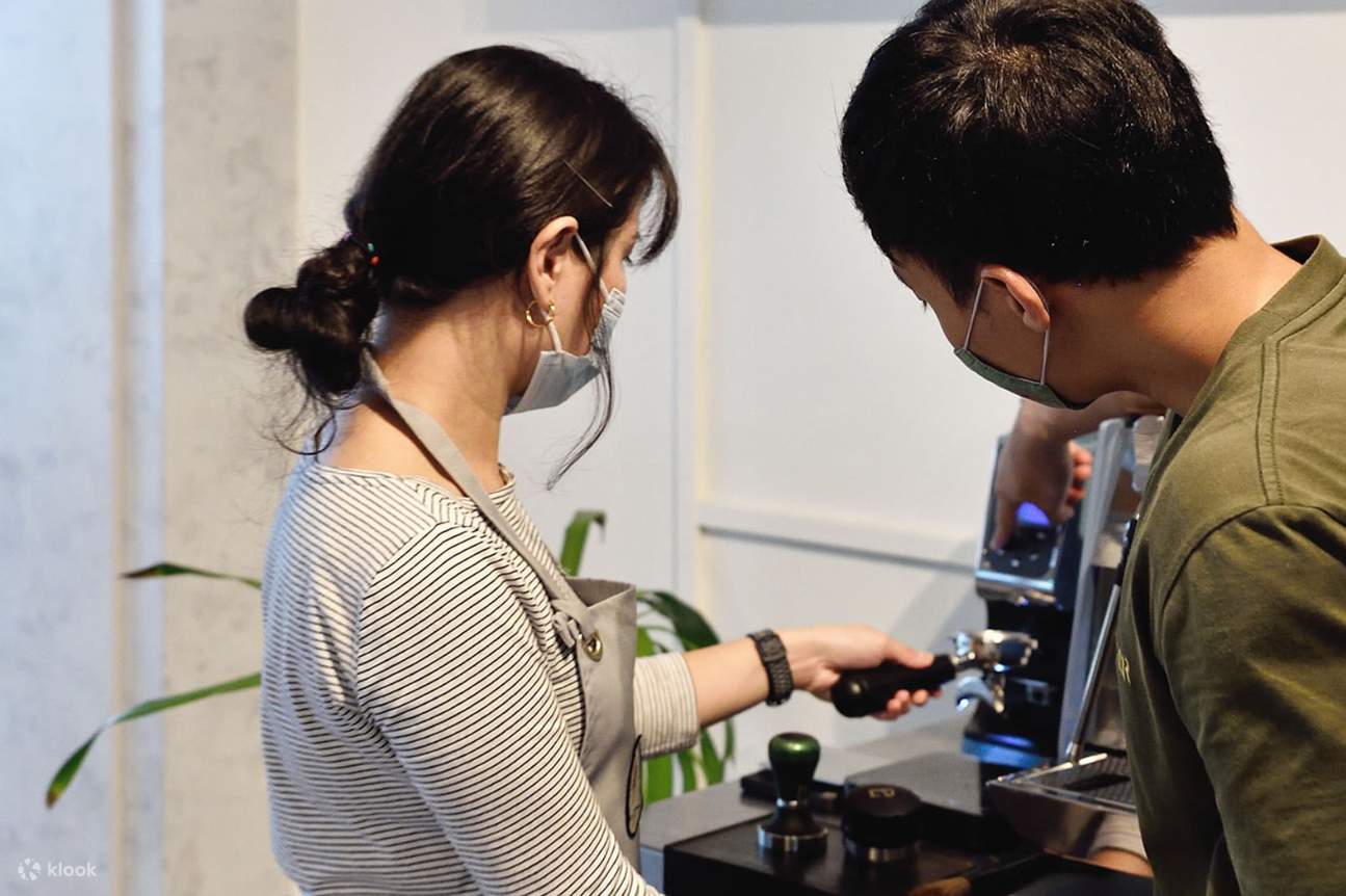 Common Man Coffee Roasters Barista Academy - Klook Australia