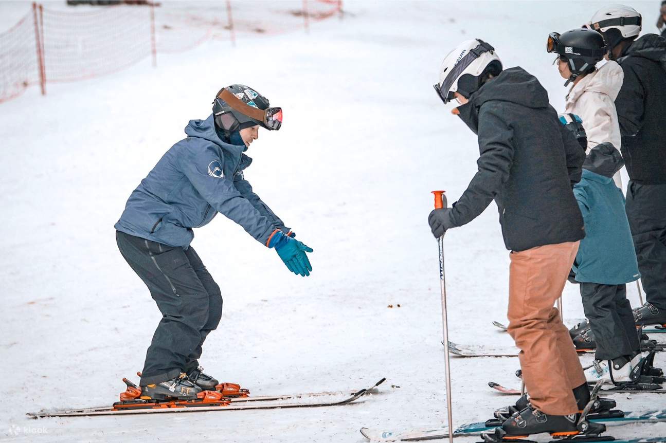 Private Ski or Snowboard Lesson at Rusutsu - Klook