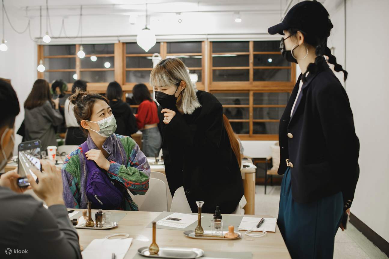 Dadaocheng, Taipei: Skin Conditioning Oil DIY Experience - Klook