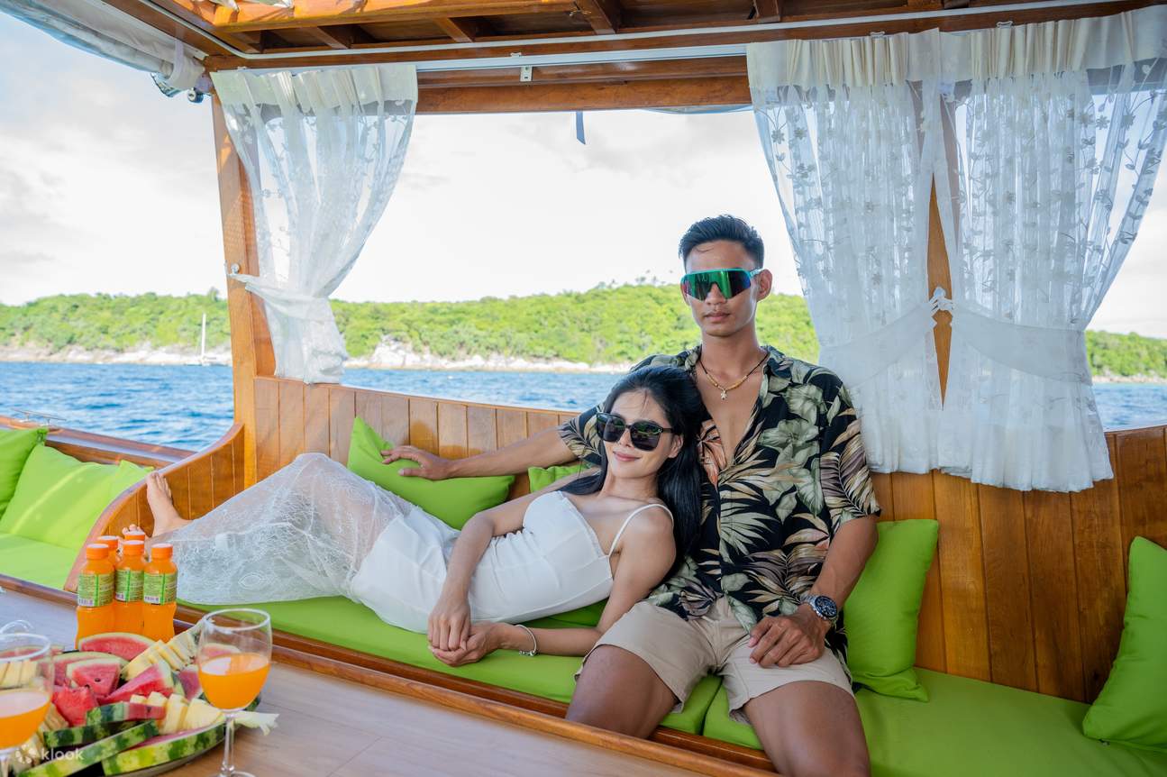 Tour de lujo en barco Phuket Saawaa & Deekaa Huathong por Chicchic Travel - Klook Estados Unidos