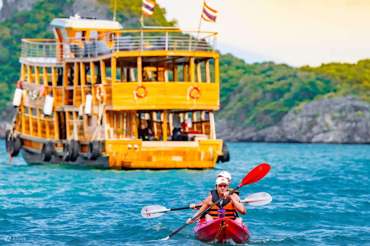 Dagtocht naar Angthong National Marine Park met een grote boot - Klook ...
