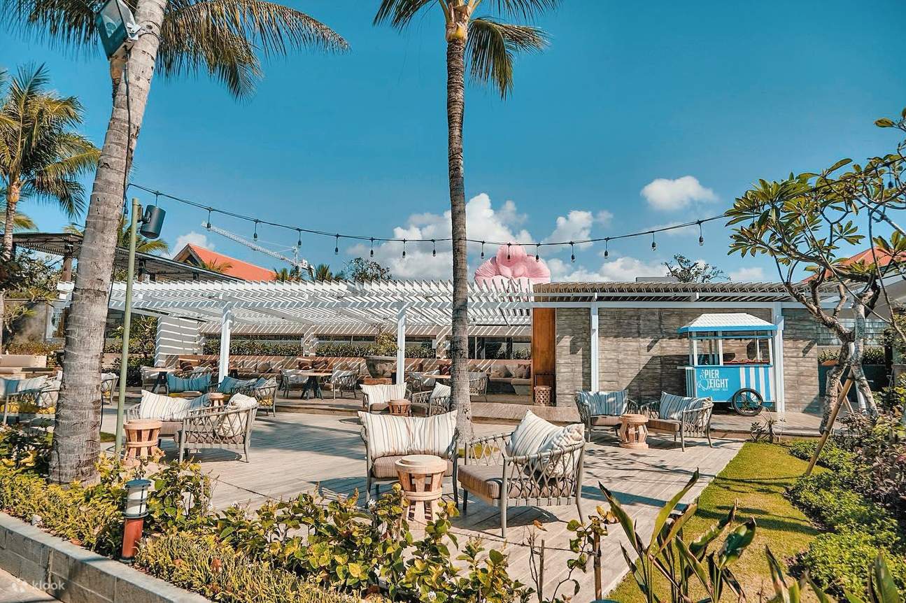 Prickelnder Nachmittagstee im Pier Eight Intercontinental Sanur - Klook ...