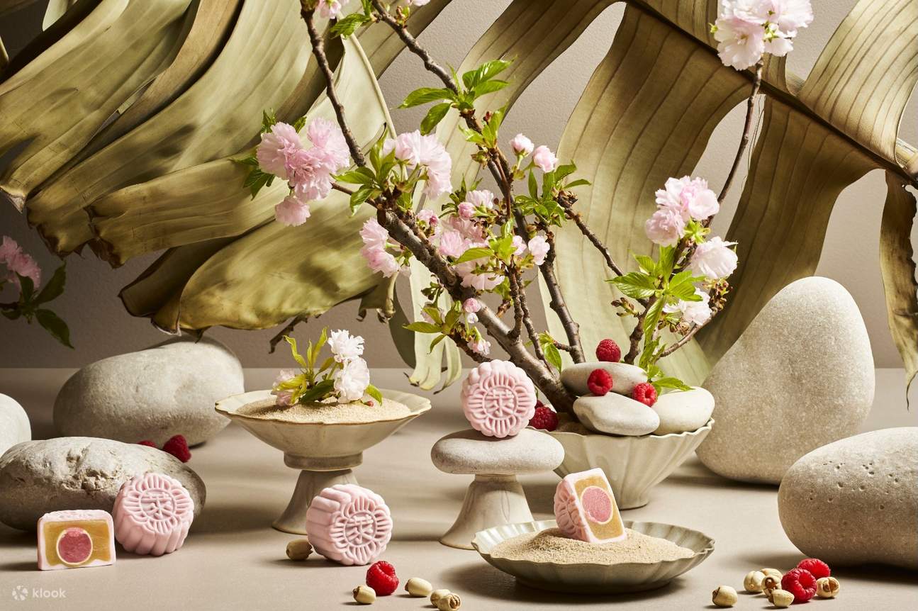 The Original Raffles Singapore Mooncake - Klook Hong Kong