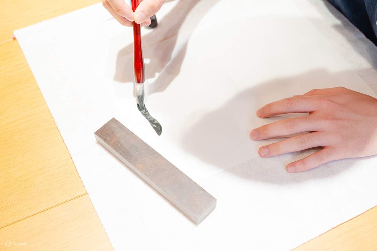 Tokyo: Japanese Calligraphy Workshop in Japanese room - Klook Singapore