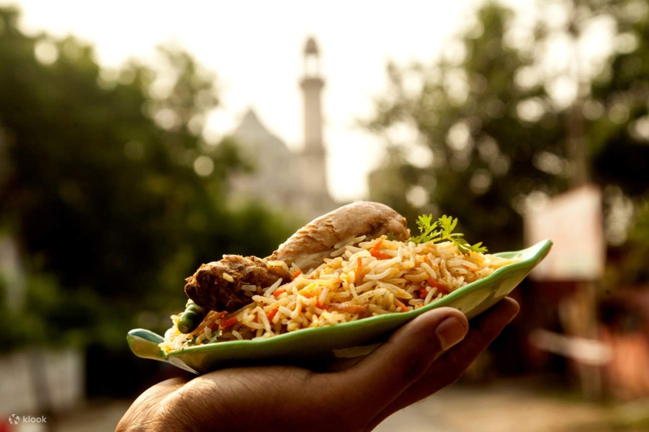 Flavors of Lucknow : Guided Street Food Tasting Experience - Klook ...