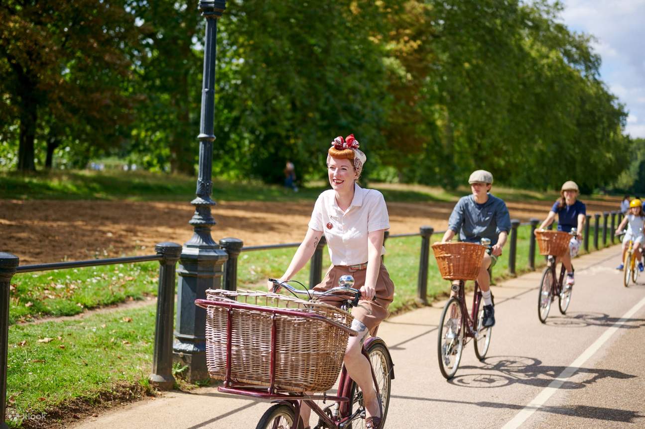 Landmarks and gems bike tour in London - Klook