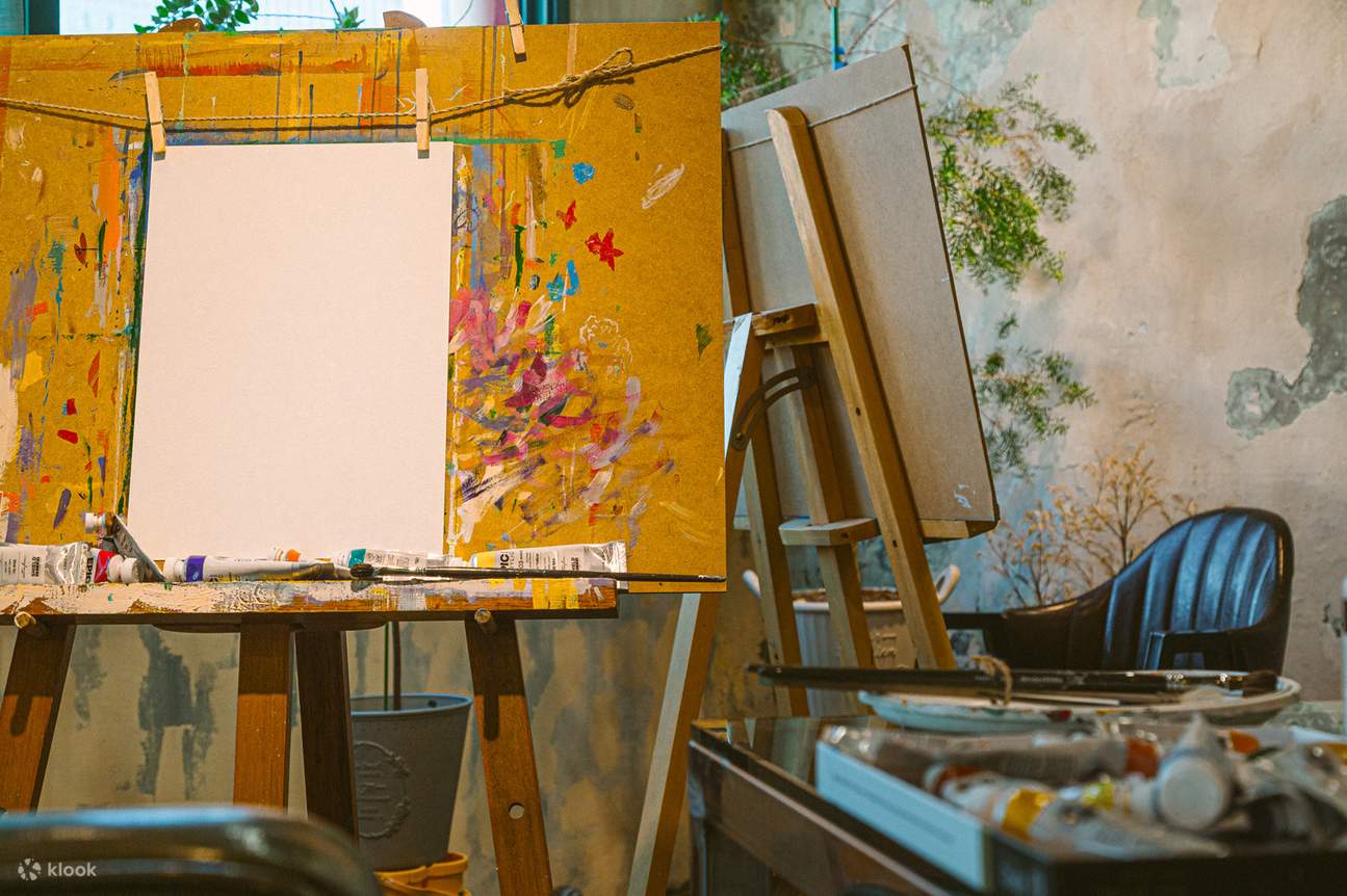 Joseon Dynasty Painting Session with Acrylics in Seoul - Klook