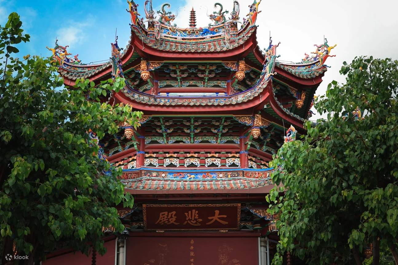 Xiamen Gulangyu Island & Nanputuo Temple 1-Day Tour (Gulangyu Island ...