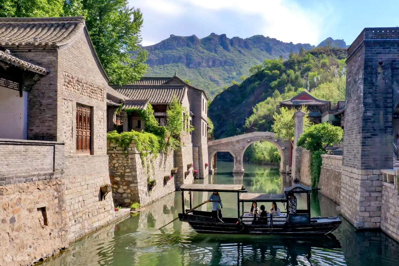 Beijing Gubei Water Town Simatai Great Wall 2-Day Tour [Accommodation ...