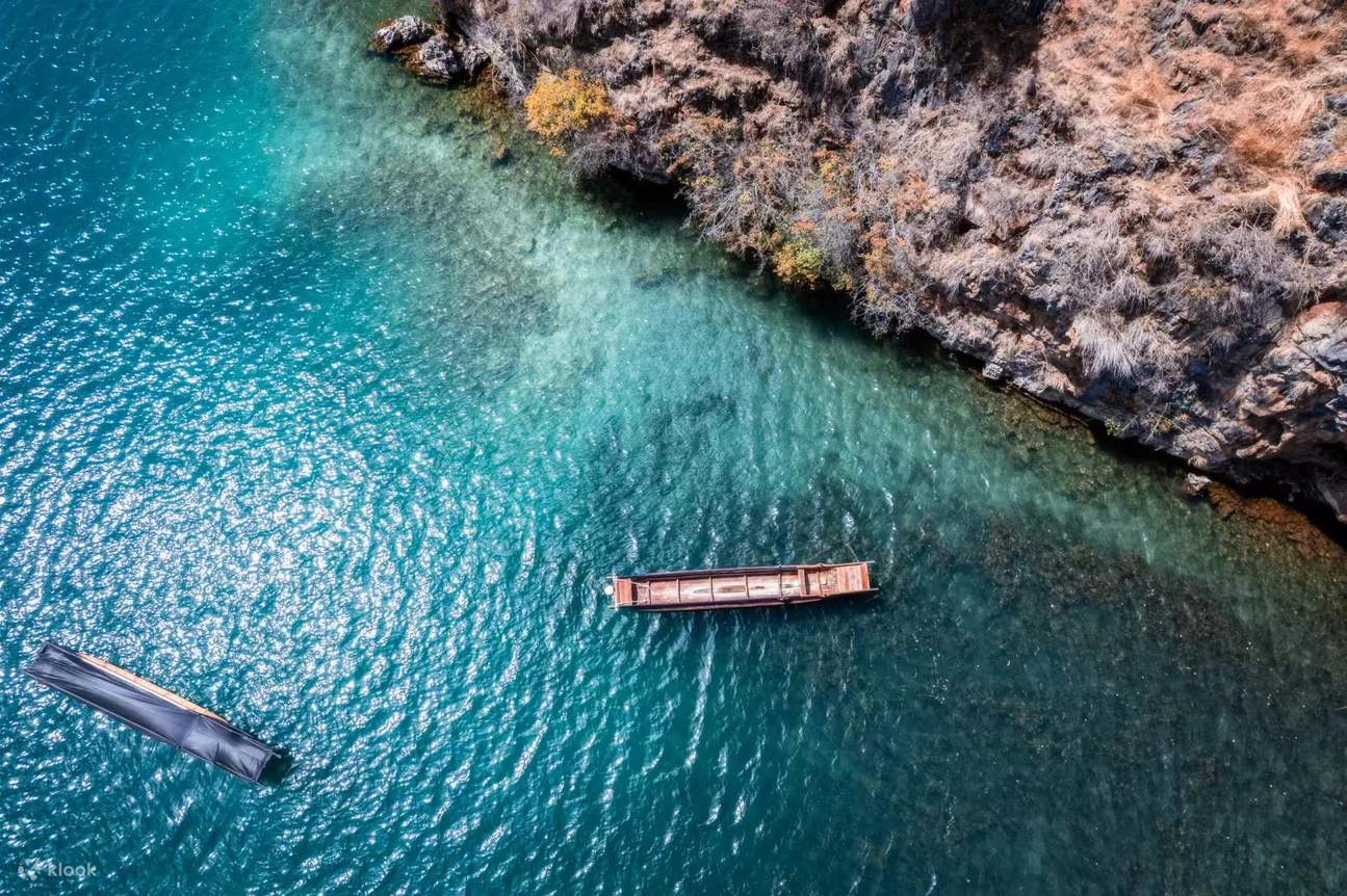 Yunnan Lijiang Lugu See: Tagestour (kleine Gruppe mit 2–15 Personen + Besuch der Caohai Walking ...