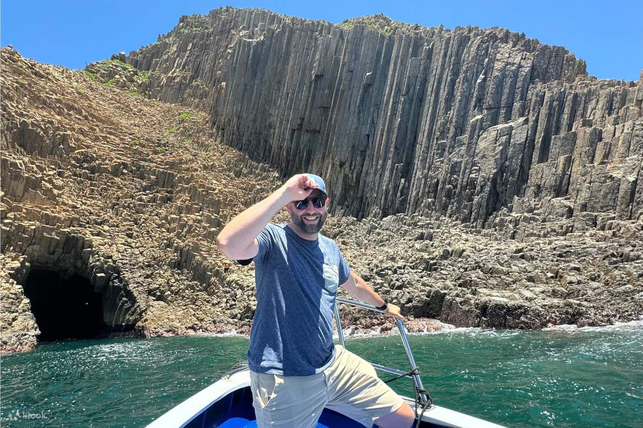 Boat Tour Through SuperVolcano Region in Sai Kung, Hong Kong Geopark ...