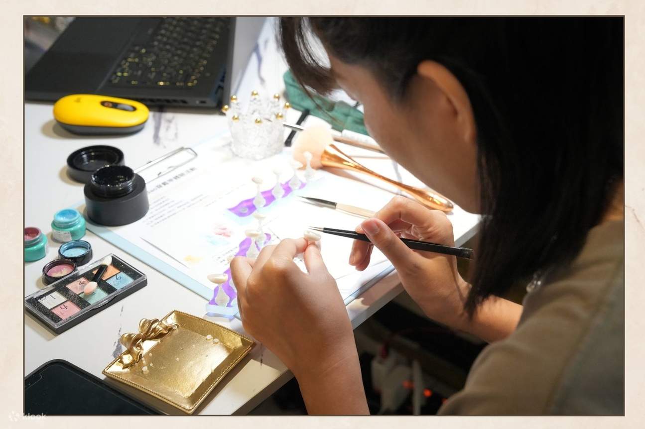 New Taipei: Wearing manicure patches DIY experience - Klook Hong Kong
