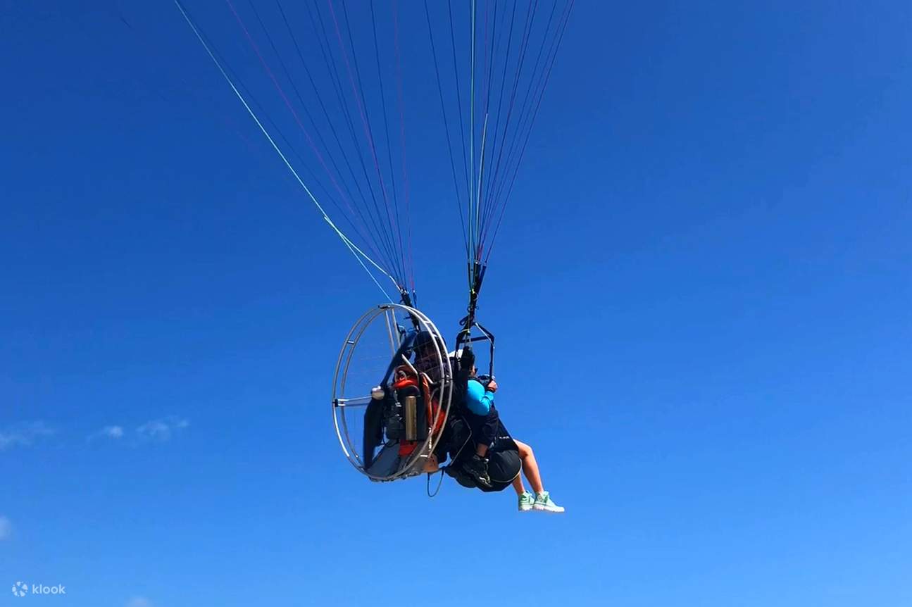 Okinawa powered paragliding experience (parents and children can fly ...