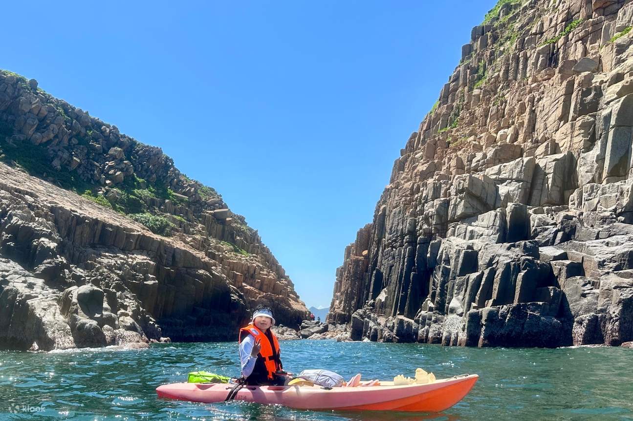 Hong Kong Geopark Ninepin Group Volcano Kayaking Experience - Klook ...