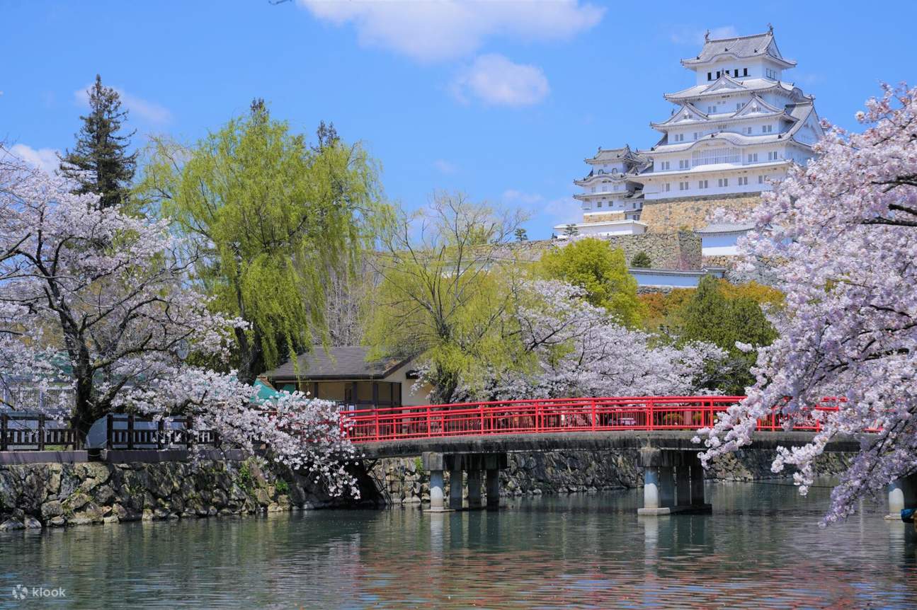 Walking Tour in Himeji: Castle, Garden and Aizome (Indigo Dyeing ...