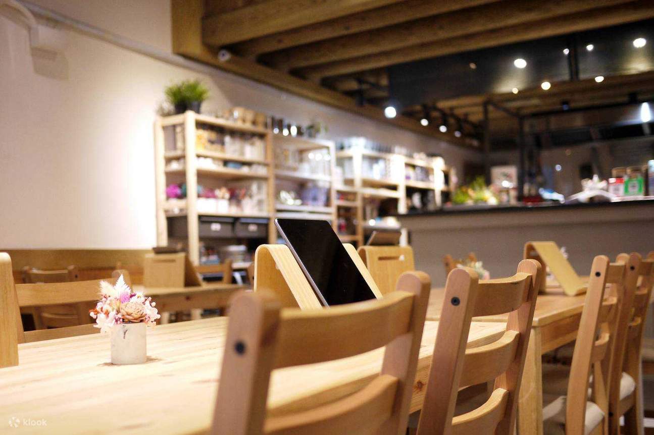 Taipei: DIY handmade experience on a tablet - Klook