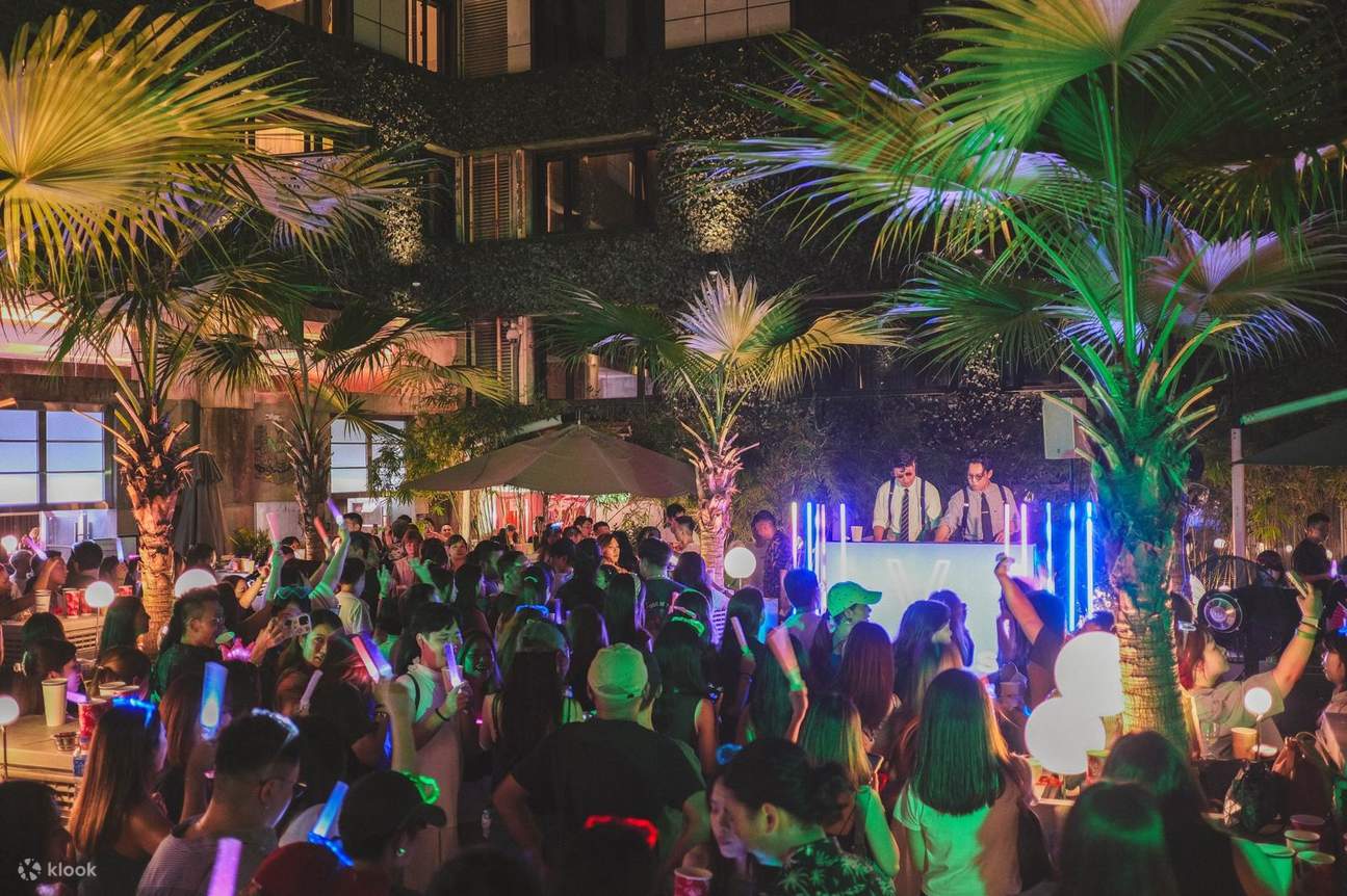 The Mira Vibes | OPEN-AIR LOUNGE BAR | BEAT FRIDAY - Klook Philippines
