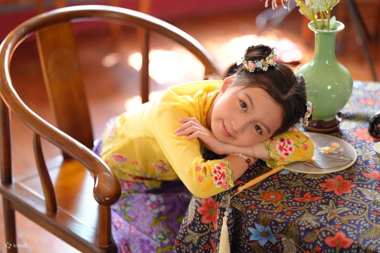Baba Costume Rental Experience in Jonker Street Malacca - Klook Singapore
