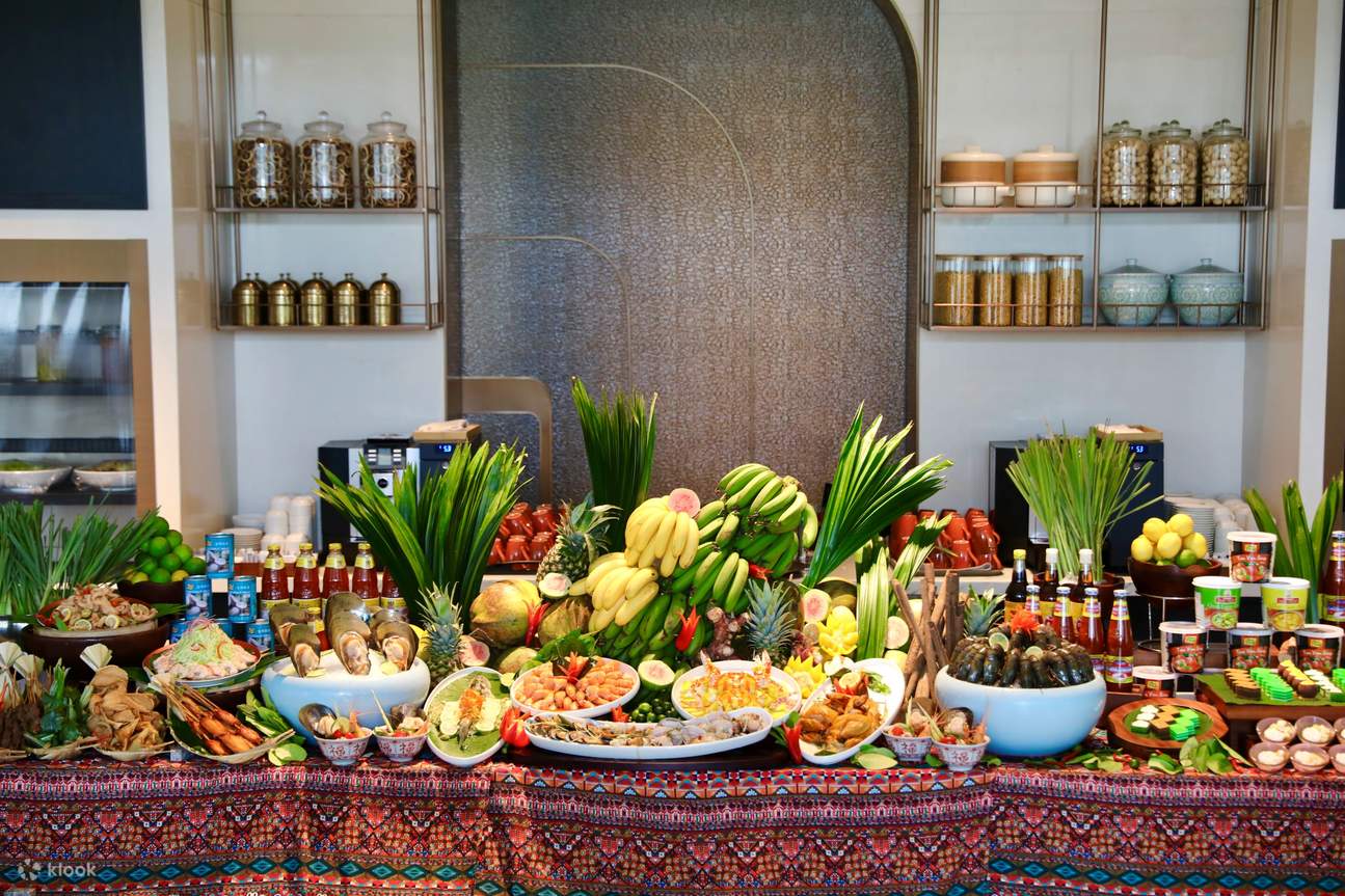 【Southeast Asian Buffet Dinner】Seafood Buffet at MGallery Hotel ...