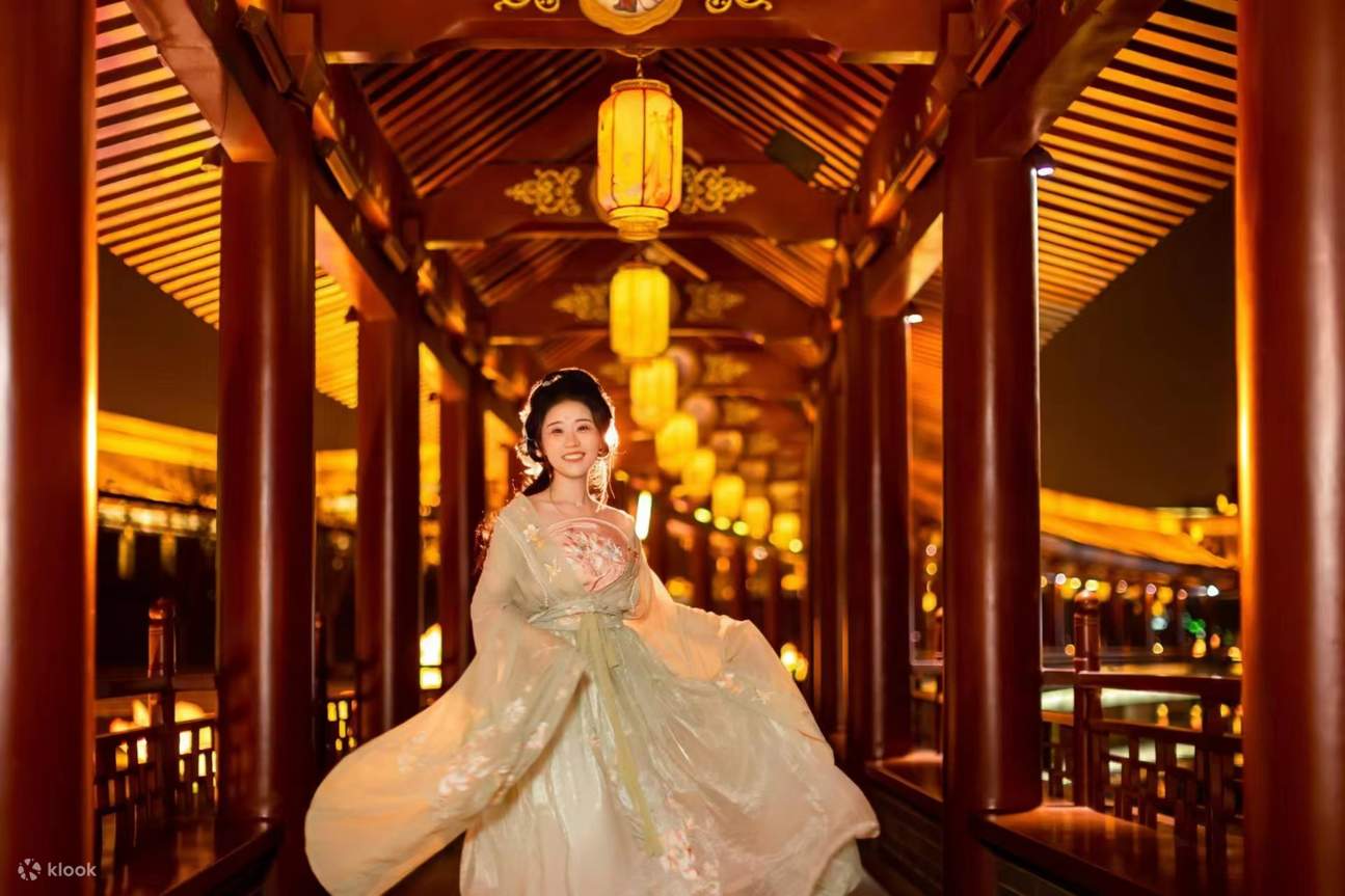 Dreaming back to the Tang Dynasty--Hanfu rental + makeup experience - Klook
