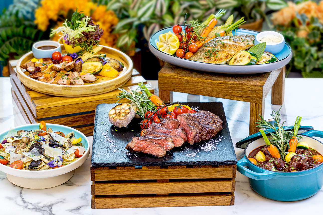 Hong Kong Gold Coast Hotel Buffet | Cafe Lagoon | Lunch Buffet, Dinner ...