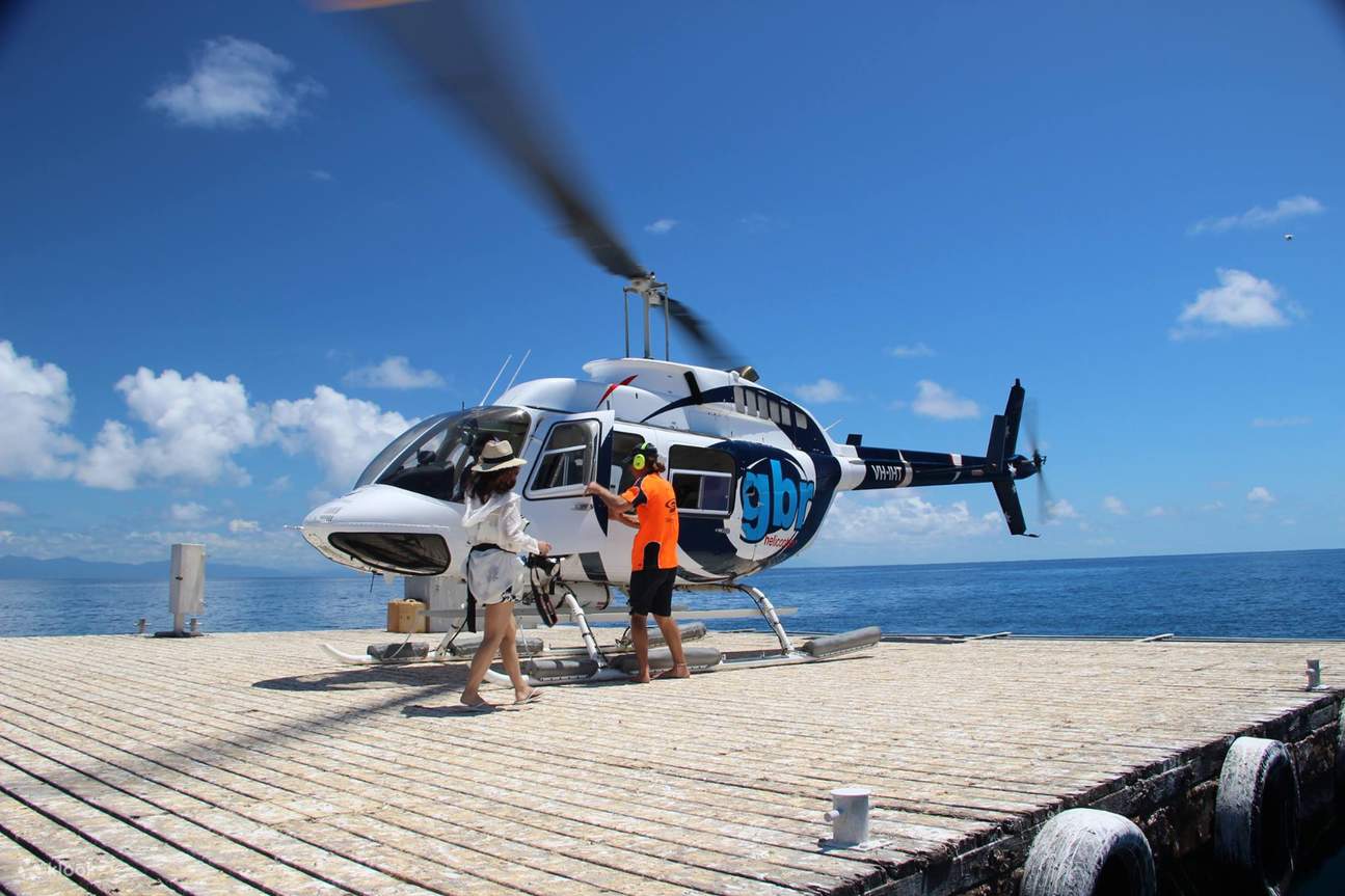 Moore Reef Scenic Helicopter Flight and Cruise Half Day Tour - Klook Canada