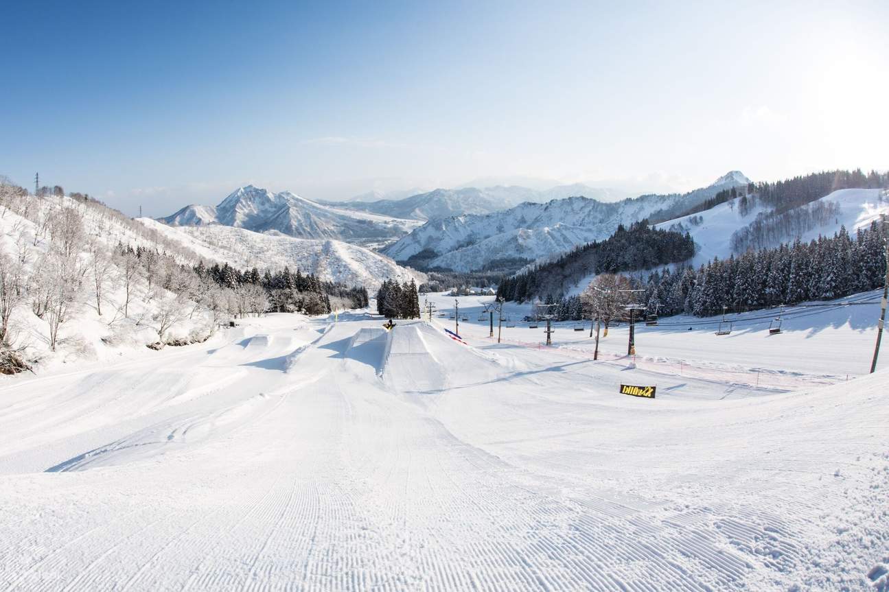 Kandatsu Snow Resort 1-Day Lift Ticket with Gear & Clothing Rental - Klook